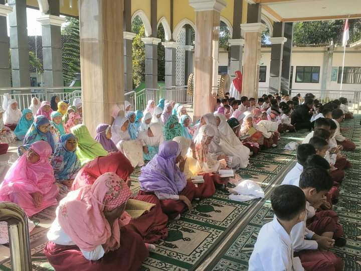 Guru Wajib Tahu! Urgensi Pengembangan Kurikulum Pembelajaran Pendidikan Agama Islam - Distingsi ...